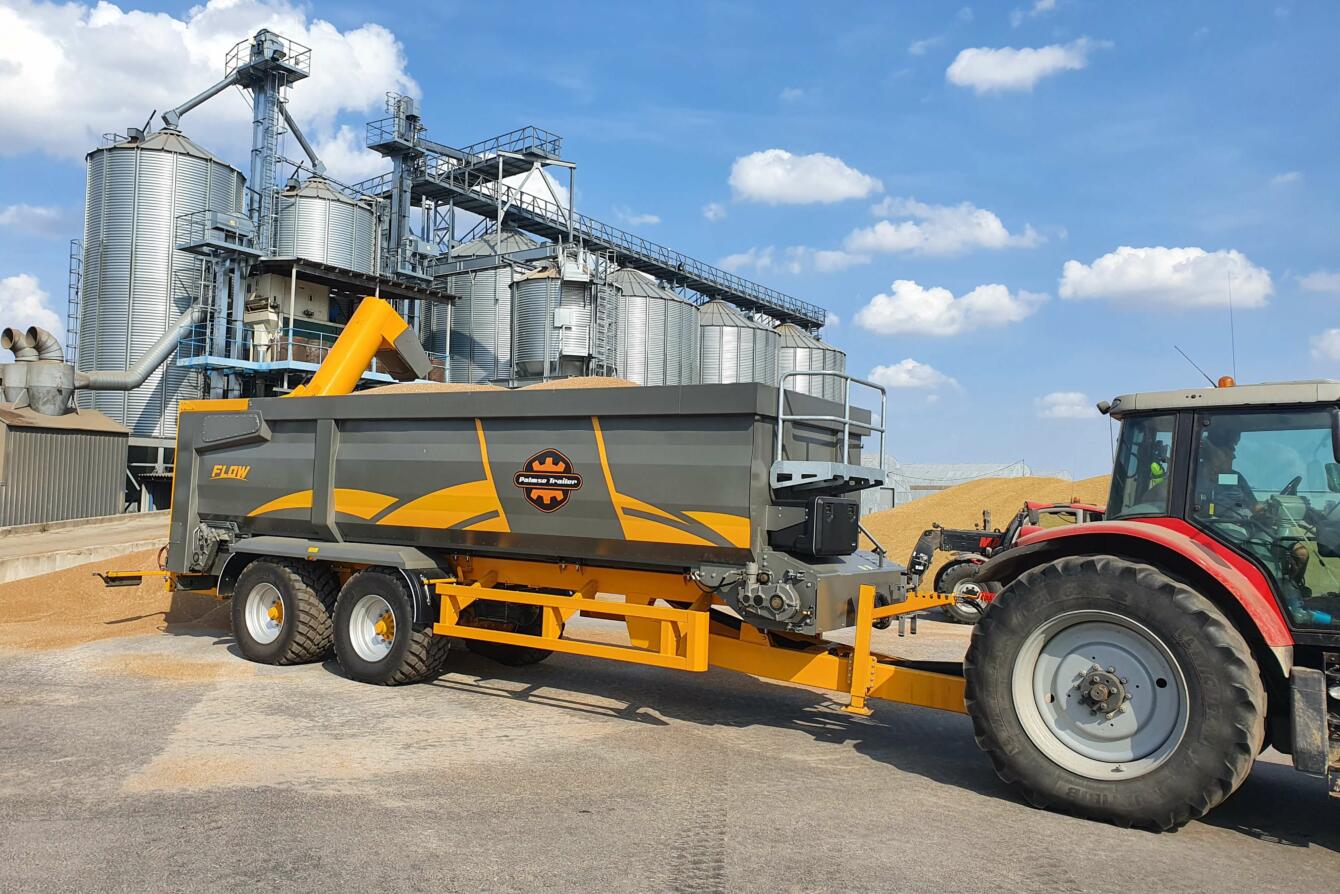 PT9820 FLOW - conveyor belt trailer with auger feeder - Palmse Trailer